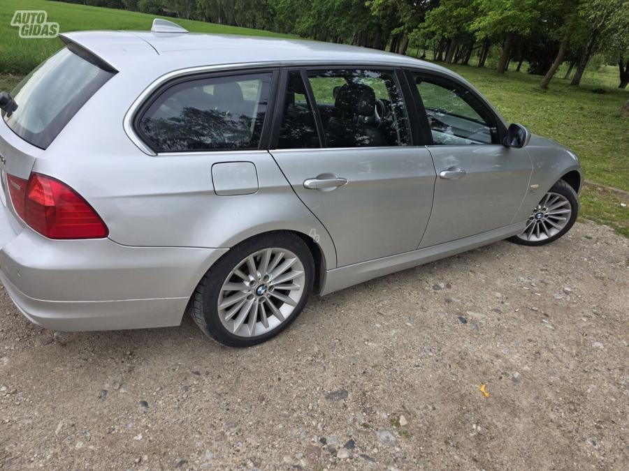 Pelēks BMW 320 2010 Panevēža, ar dzinēja tilpumu 2.00 L un nobraukumu 332 tūkst. km par 4600 €, foto 7 vietnē AUTOMOTO.COM.LV