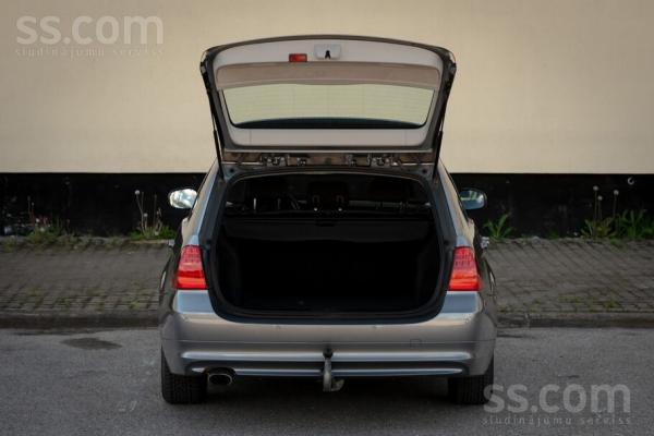 Grey BMW 320 2010 in Talsi, with an engine capacity of 2.00 L and mileage of 231 thousand km for 5790 €, photo 6 on AUTOMOTO.COM.LV