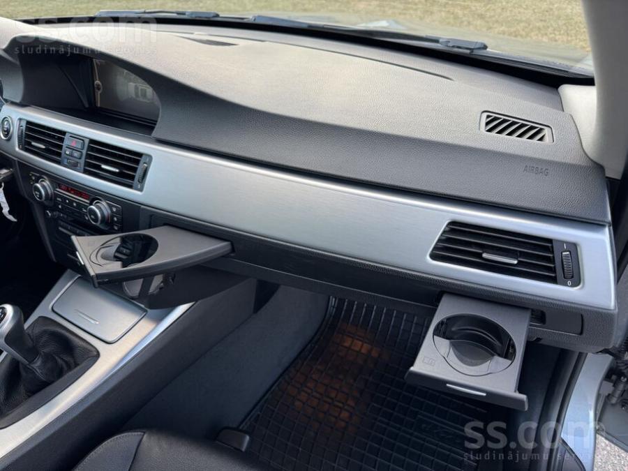 Pelēks BMW 320 2010 Cēsis, ar dzinēja tilpumu 2.00 L un nobraukumu 286 tūkst. km par 5450 €, foto 26 vietnē AUTOMOTO.COM.LV