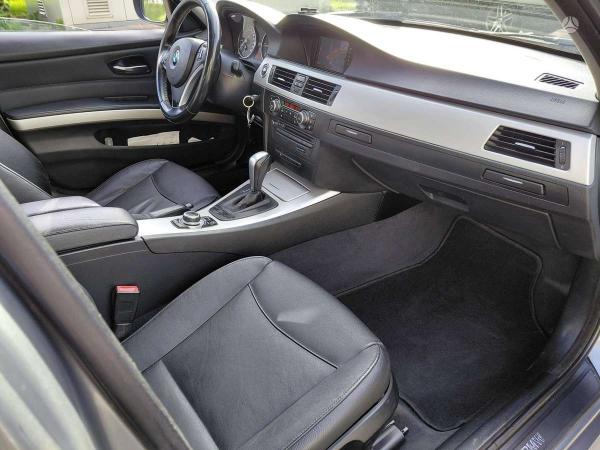 Pelēks BMW 320 2010 Viļņa, ar dzinēja tilpumu 2.00 L un nobraukumu 336 tūkst. km par 5490 €, foto 2 vietnē AUTOMOTO.COM.LV