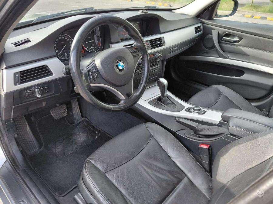 Pelēks BMW 320 2010 Viļņa, ar dzinēja tilpumu 2.00 L un nobraukumu 336 tūkst. km par 5490 €, foto 14 vietnē AUTOMOTO.COM.LV