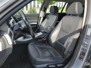 Pelēks BMW 320 2010 Viļņa, ar dzinēja tilpumu 2.00 L un nobraukumu 336 tūkst. km par 5490 €, foto 15 vietnē AUTOMOTO.COM.LV