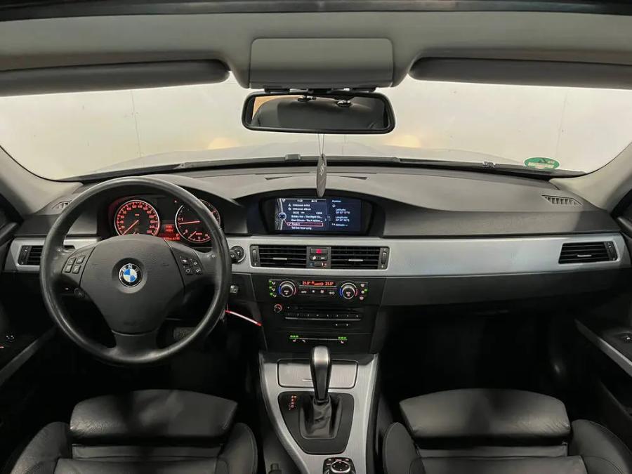 Grey BMW 320 2010 in Jurmala, with an engine capacity of 2.00 L and mileage of 324 thousand km for 6750 €, photo 22 on AUTOMOTO.COM.LV