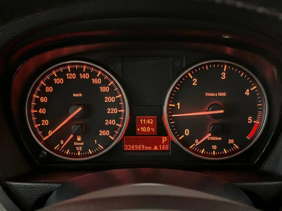 Grey BMW 320 2010 in Jurmala, with an engine capacity of 2.00 L and mileage of 324 thousand km for 6750 €, photo 30 on AUTOMOTO.COM.LV
