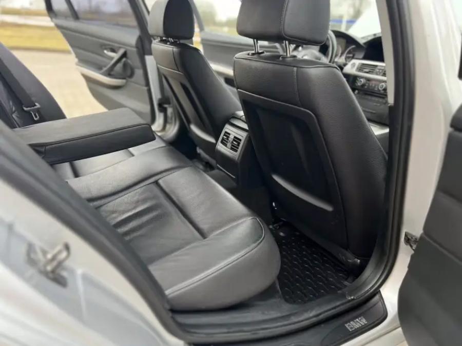 Grey BMW 320 2010 in Jekabpils, with an engine capacity of 2.00 L and mileage of 250 thousand km for 5500 €, photo 14 on AUTOMOTO.COM.LV