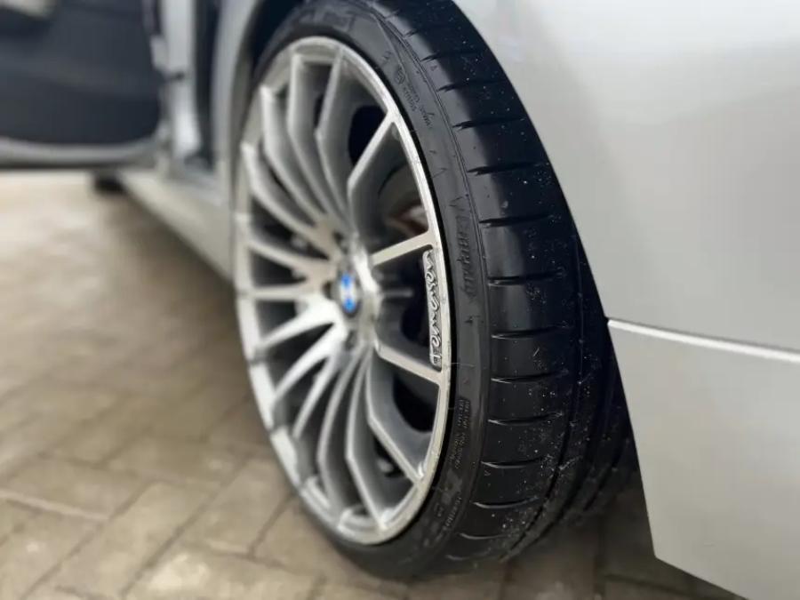 Grey BMW 320 2010 in Jekabpils, with an engine capacity of 2.00 L and mileage of 250 thousand km for 5500 €, photo 24 on AUTOMOTO.COM.LV