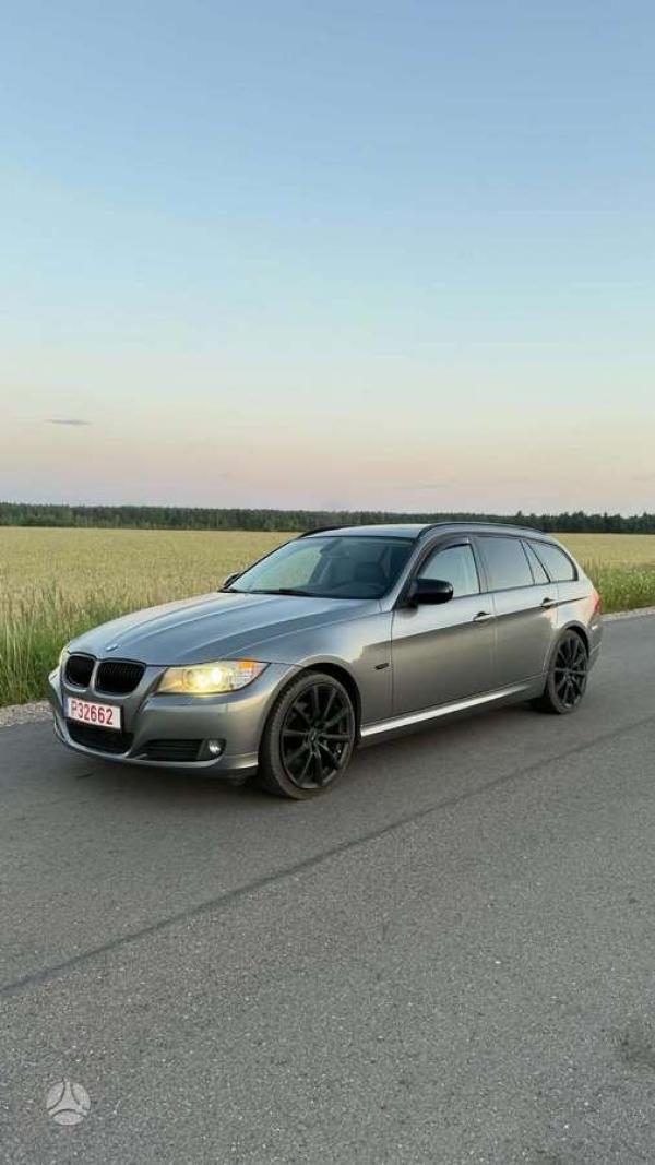 Grey BMW 320 2010 in Vilnius, with an engine capacity of 2.00 L and mileage of 306 thousand km for 4880 €, photo 1 on AUTOMOTO.COM.LV