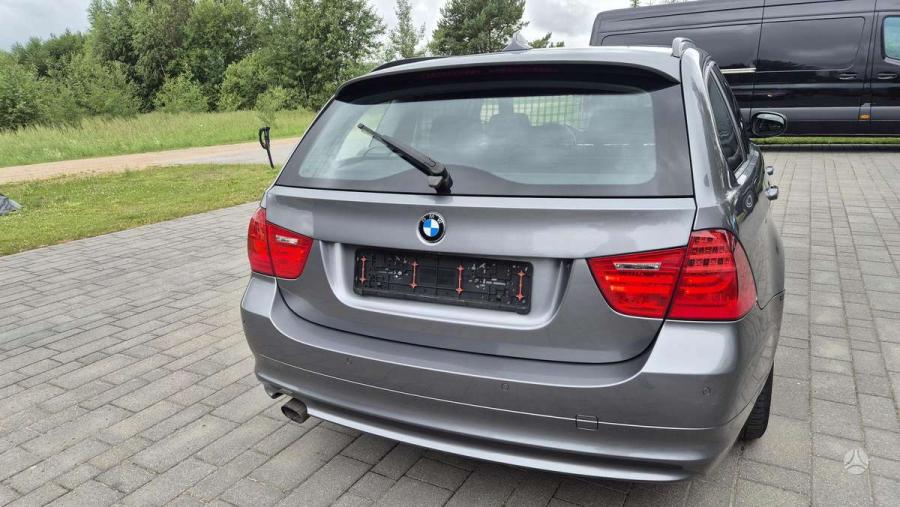 Grey BMW 320 2010 in Kupiskis, with an engine capacity of 2.00 L and mileage of 235 thousand km for 4100 €, photo 9 on AUTOMOTO.COM.LV