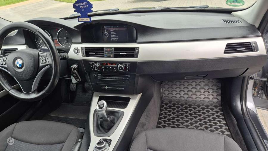 Grey BMW 320 2010 in Kupiskis, with an engine capacity of 2.00 L and mileage of 235 thousand km for 4100 €, photo 22 on AUTOMOTO.COM.LV