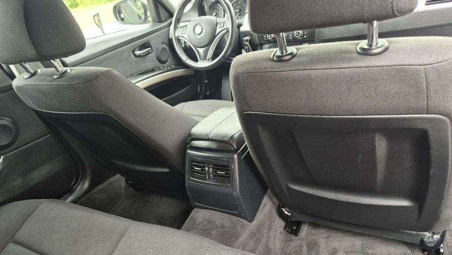 Grey BMW 320 2010 in Kupiskis, with an engine capacity of 2.00 L and mileage of 235 thousand km for 4100 €, photo 28 on AUTOMOTO.COM.LV