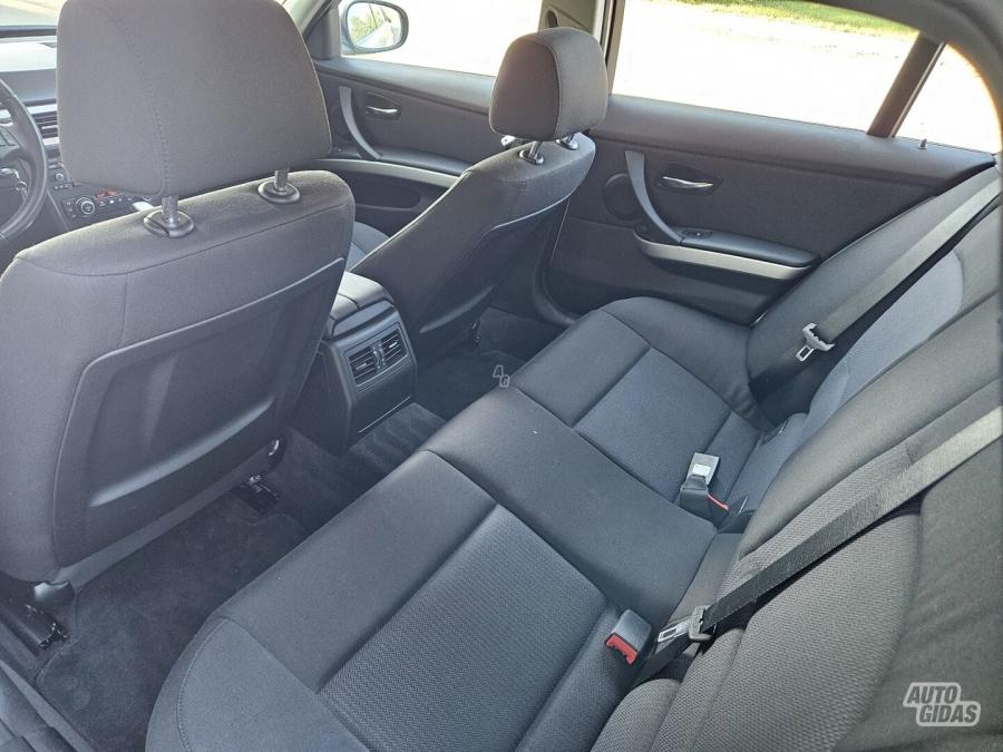 Pelēks BMW 320 2010 Šakiai, ar dzinēja tilpumu 2.00 L un nobraukumu 301 tūkst. km par 3400 €, foto 13 vietnē AUTOMOTO.COM.LV
