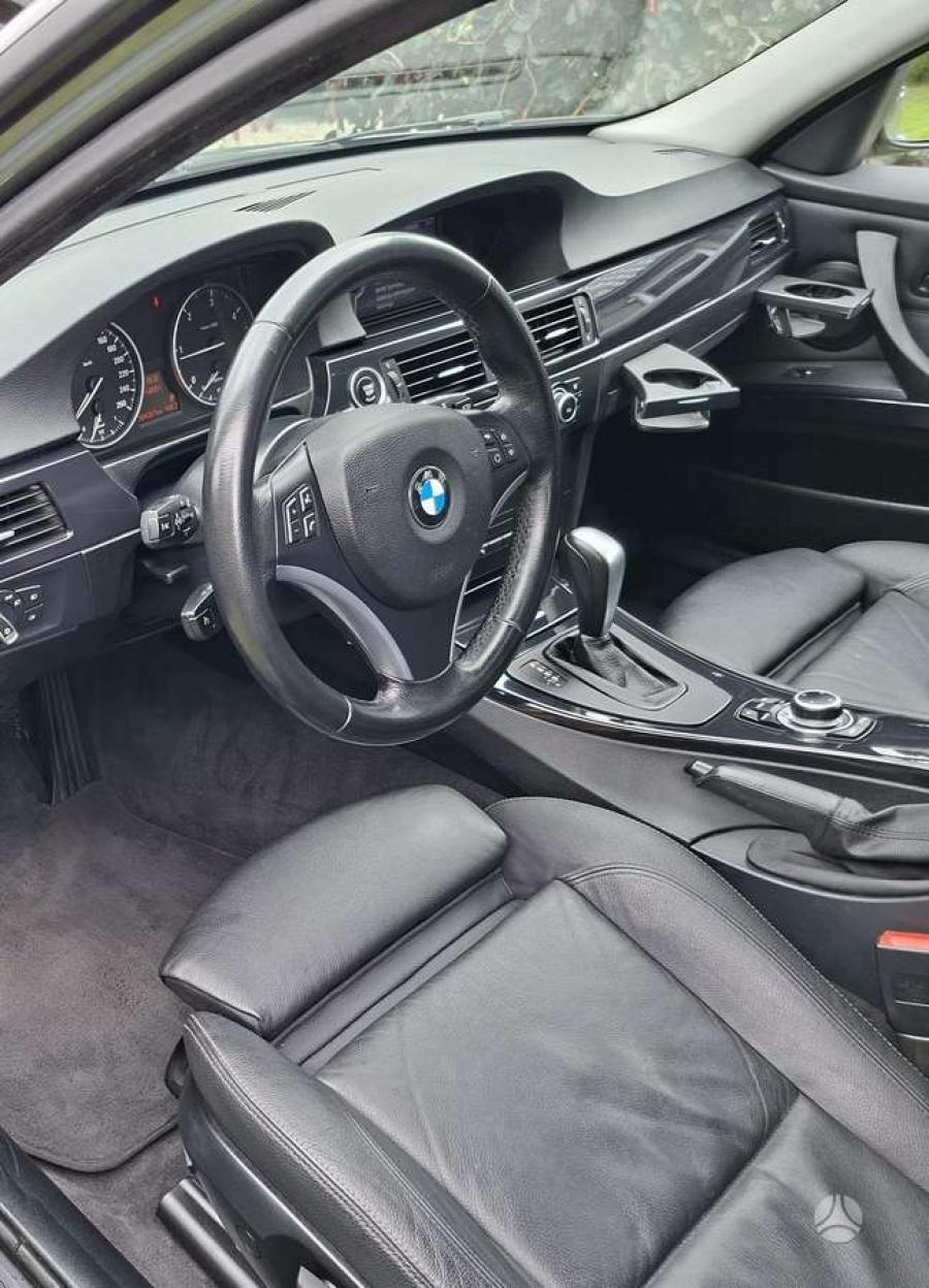Pelēks BMW 320 2010 Marijampole, ar dzinēja tilpumu 2.00 L un nobraukumu 284 tūkst. km par 5200 €, foto 9 vietnē AUTOMOTO.COM.LV