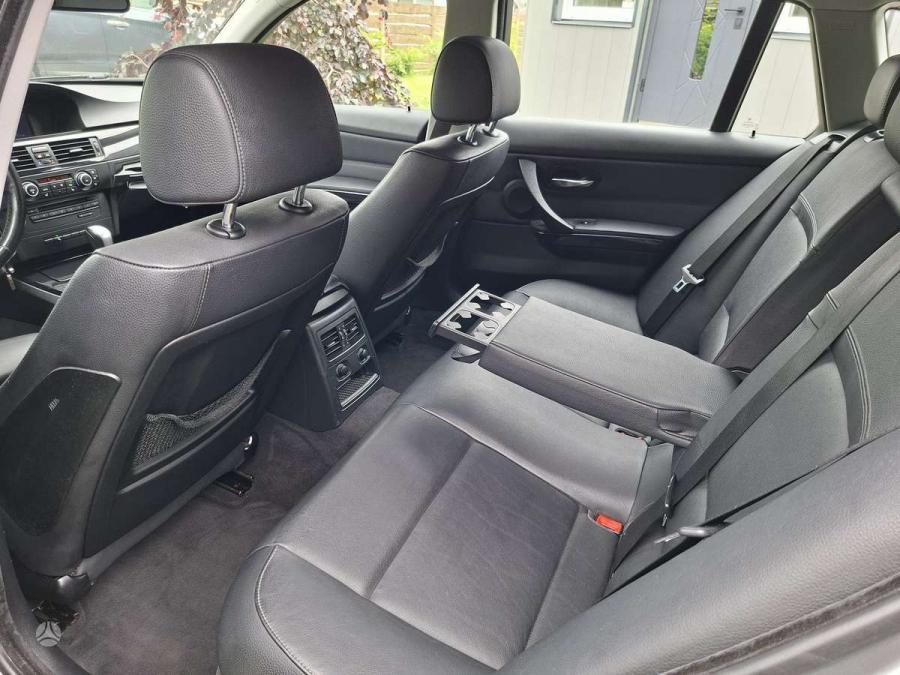 Pelēks BMW 320 2010 Marijampole, ar dzinēja tilpumu 2.00 L un nobraukumu 284 tūkst. km par 5200 €, foto 10 vietnē AUTOMOTO.COM.LV