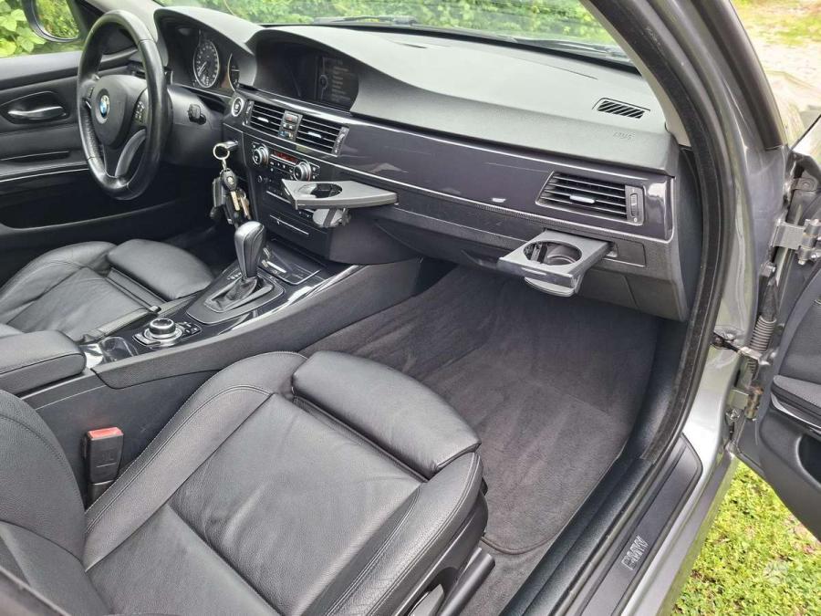 Pelēks BMW 320 2010 Marijampole, ar dzinēja tilpumu 2.00 L un nobraukumu 284 tūkst. km par 5200 €, foto 12 vietnē AUTOMOTO.COM.LV