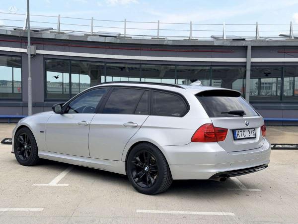 Grey BMW 320 2010 in Vilnius, with an engine capacity of 2.00 L and mileage of 352 thousand km for 4100 €, photo 4 on AUTOMOTO.COM.LV