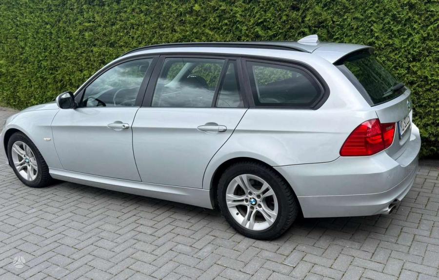 Grey BMW 320 2010 in Kaunas, with an engine capacity of 2.00 L and mileage of 259 thousand km for 5200 €, photo 5 on AUTOMOTO.COM.LV