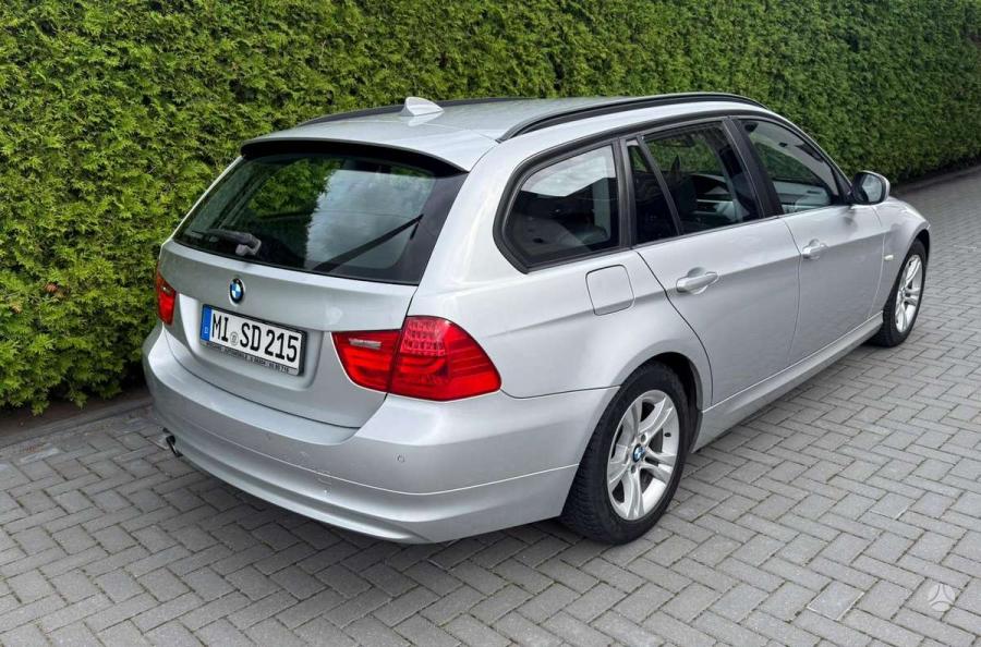 Grey BMW 320 2010 in Kaunas, with an engine capacity of 2.00 L and mileage of 259 thousand km for 5200 €, photo 6 on AUTOMOTO.COM.LV