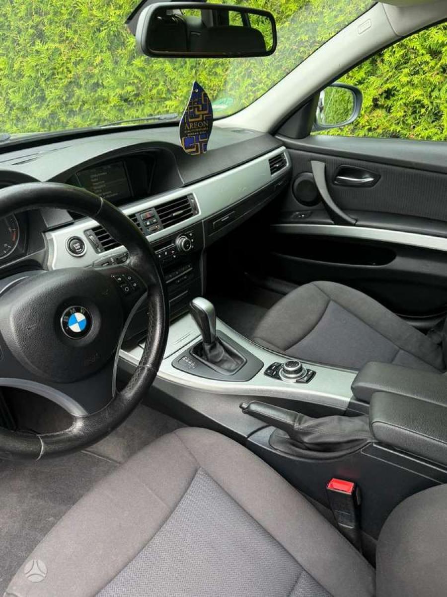 Grey BMW 320 2010 in Kaunas, with an engine capacity of 2.00 L and mileage of 259 thousand km for 5200 €, photo 10 on AUTOMOTO.COM.LV