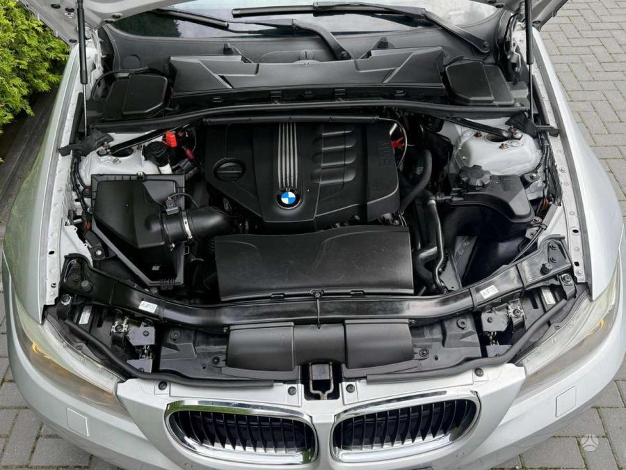 Grey BMW 320 2010 in Kaunas, with an engine capacity of 2.00 L and mileage of 259 thousand km for 5200 €, photo 12 on AUTOMOTO.COM.LV