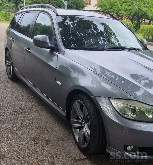 Grey BMW 320 2010 in Jelgava, with an engine capacity of 2.00 L and mileage of 375 thousand km for 4900 €, photo 3 on AUTOMOTO.COM.LV