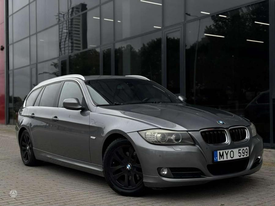 Grey BMW 320 2010 in Klaipeda, with an engine capacity of 2.00 L and mileage of 365 thousand km for 4650 €, photo 1 on AUTOMOTO.COM.LV