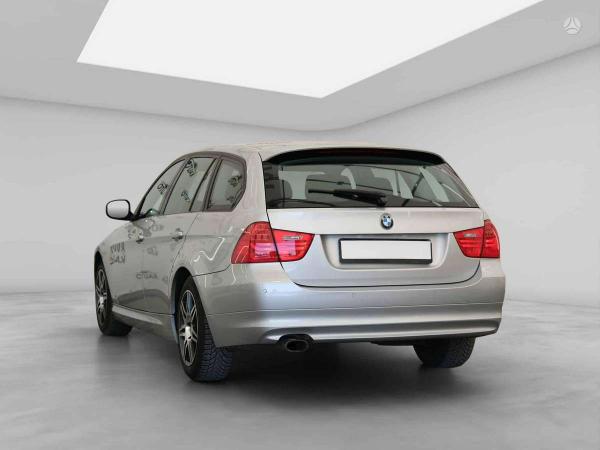 Grey BMW 320 2010 in Kaunas, with an engine capacity of 2.00 L and mileage of 239 thousand km for 5990 €, photo 2 on AUTOMOTO.COM.LV