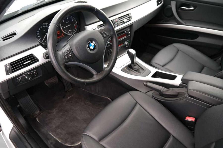 Grey BMW 320 2010 in Kaunas, with an engine capacity of 2.00 L and mileage of 239 thousand km for 5990 €, photo 6 on AUTOMOTO.COM.LV