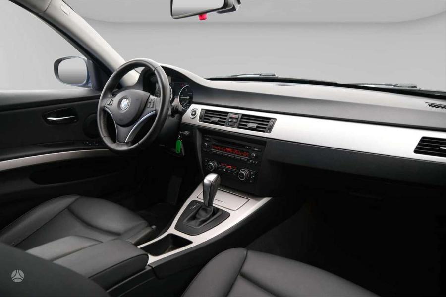 Grey BMW 320 2010 in Kaunas, with an engine capacity of 2.00 L and mileage of 239 thousand km for 5990 €, photo 9 on AUTOMOTO.COM.LV