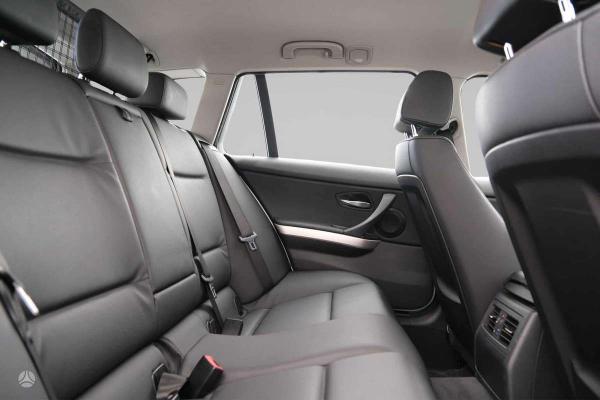 Grey BMW 320 2010 in Kaunas, with an engine capacity of 2.00 L and mileage of 239 thousand km for 5990 €, photo 9 on AUTOMOTO.COM.LV