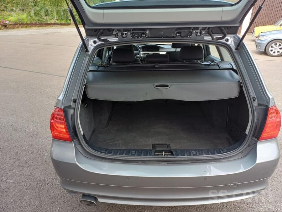 Grey BMW 320 2010 in Valmiera, with an engine capacity of 2.00 L and mileage of 214 thousand km for 5200 €, photo 10 on AUTOMOTO.COM.LV