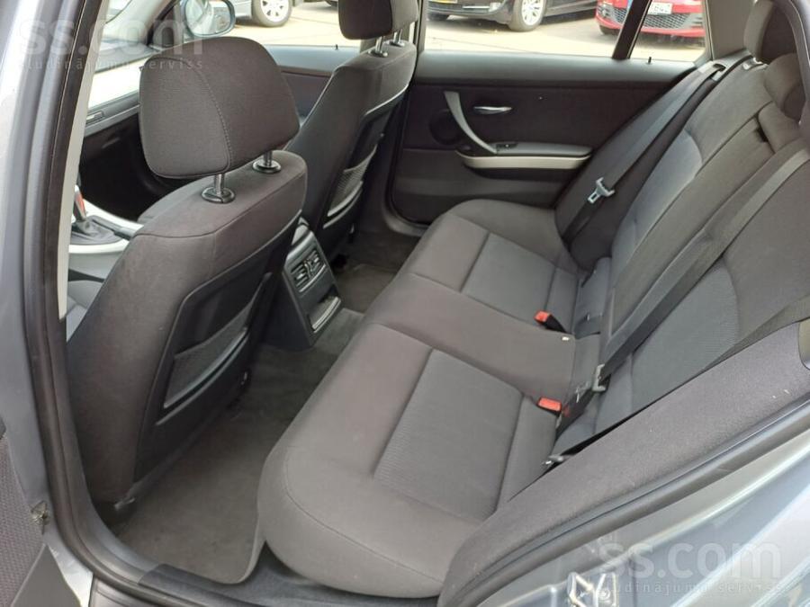 Grey BMW 320 2010 in Valmiera, with an engine capacity of 2.00 L and mileage of 214 thousand km for 5200 €, photo 13 on AUTOMOTO.COM.LV