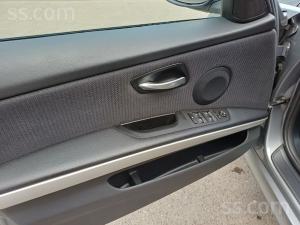 Grey BMW 320 2010 in Valmiera, with an engine capacity of 2.00 L and mileage of 214 thousand km for 5200 €, photo 16 on AUTOMOTO.COM.LV