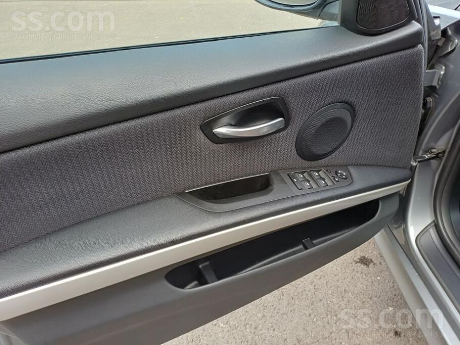 Grey BMW 320 2010 in Valmiera, with an engine capacity of 2.00 L and mileage of 214 thousand km for 5200 €, photo 16 on AUTOMOTO.COM.LV