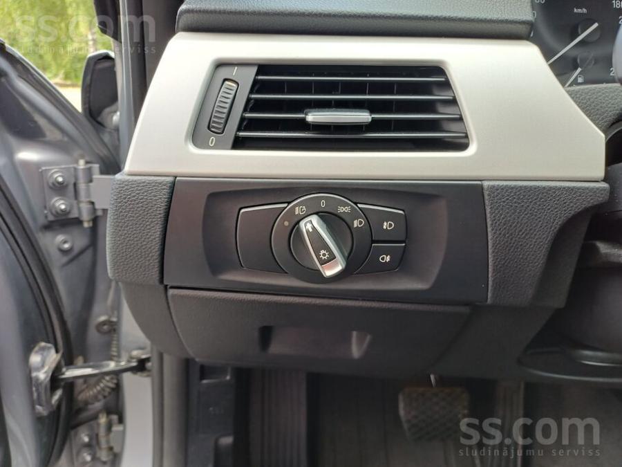 Grey BMW 320 2010 in Valmiera, with an engine capacity of 2.00 L and mileage of 214 thousand km for 5200 €, photo 18 on AUTOMOTO.COM.LV