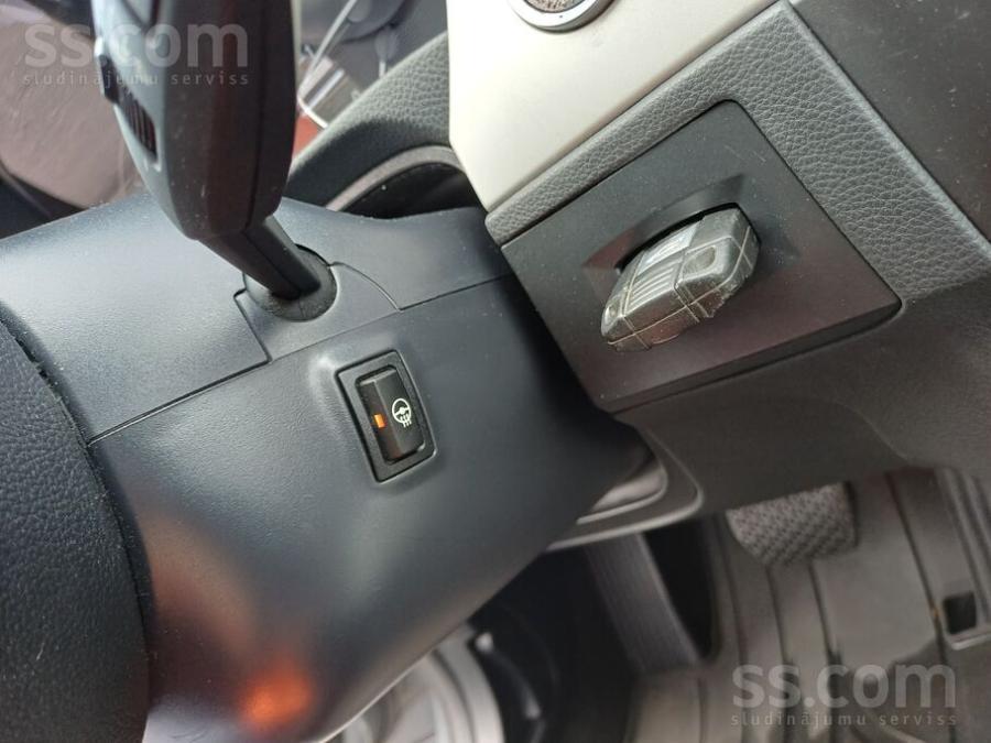 Grey BMW 320 2010 in Valmiera, with an engine capacity of 2.00 L and mileage of 214 thousand km for 5200 €, photo 19 on AUTOMOTO.COM.LV