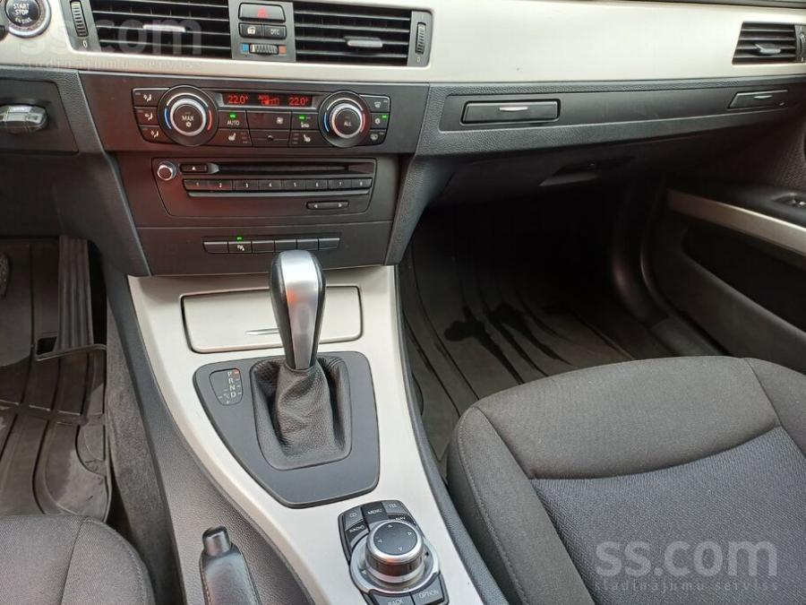 Grey BMW 320 2010 in Valmiera, with an engine capacity of 2.00 L and mileage of 214 thousand km for 5200 €, photo 20 on AUTOMOTO.COM.LV