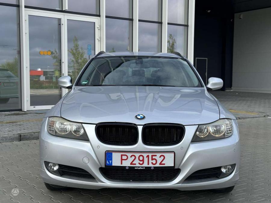 Grey BMW 320 2010 in Vilnius, with an engine capacity of 2.00 L and mileage of 282 thousand km for 3900 €, photo 3 on AUTOMOTO.COM.LV