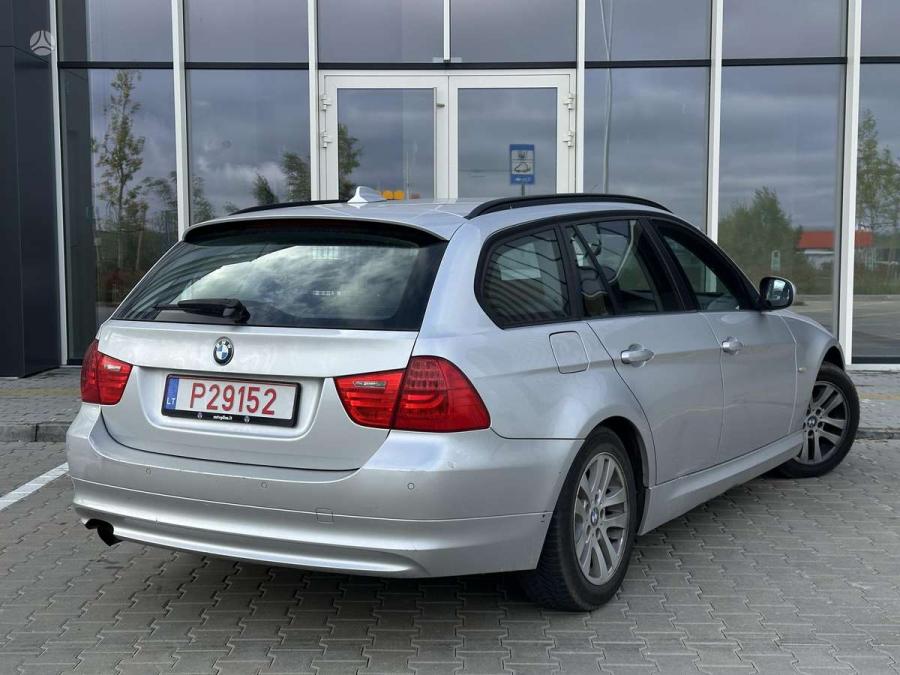 Grey BMW 320 2010 in Vilnius, with an engine capacity of 2.00 L and mileage of 282 thousand km for 3900 €, photo 5 on AUTOMOTO.COM.LV