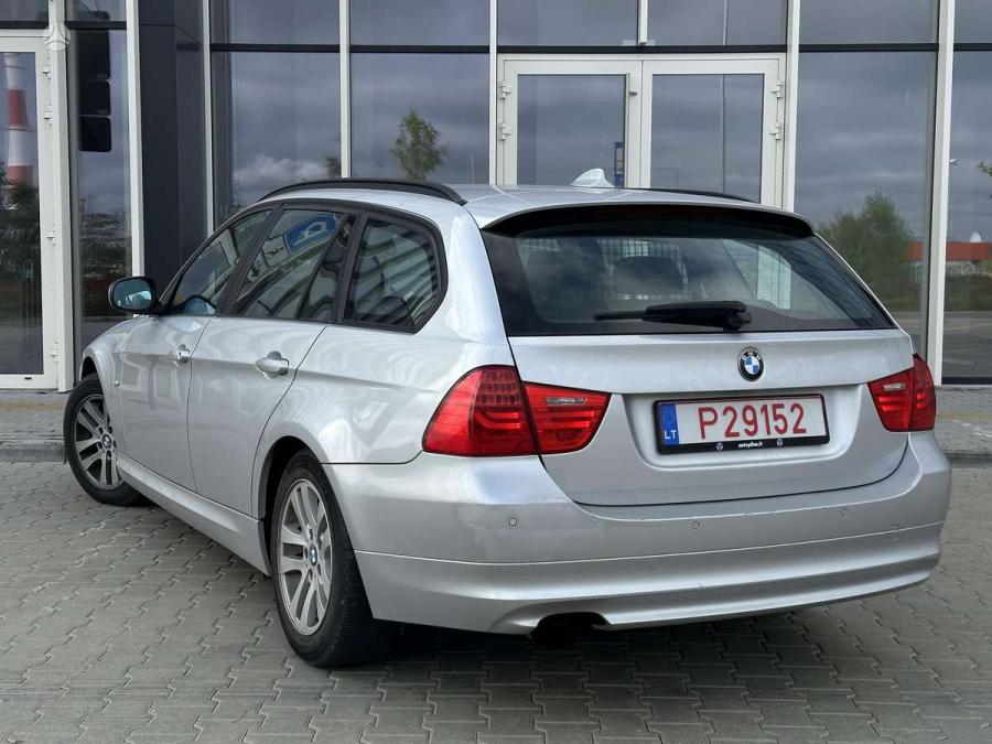 Grey BMW 320 2010 in Vilnius, with an engine capacity of 2.00 L and mileage of 282 thousand km for 3900 €, photo 7 on AUTOMOTO.COM.LV