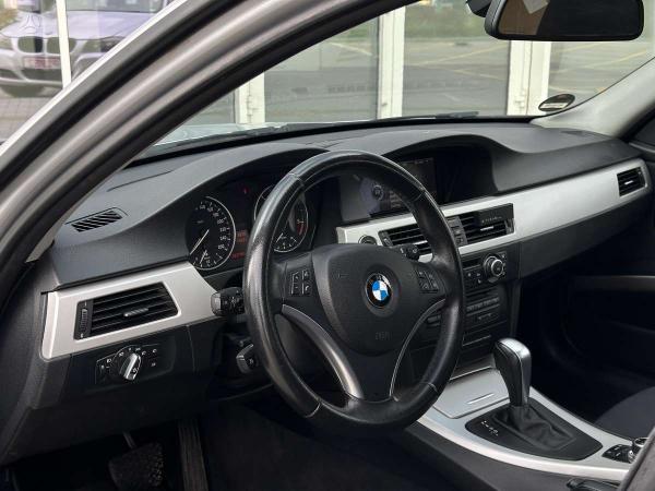 Pelēks BMW 320 2010 Viļņa, ar dzinēja tilpumu 2.00 L un nobraukumu 282 tūkst. km par 3900 €, foto 7 vietnē AUTOMOTO.COM.LV