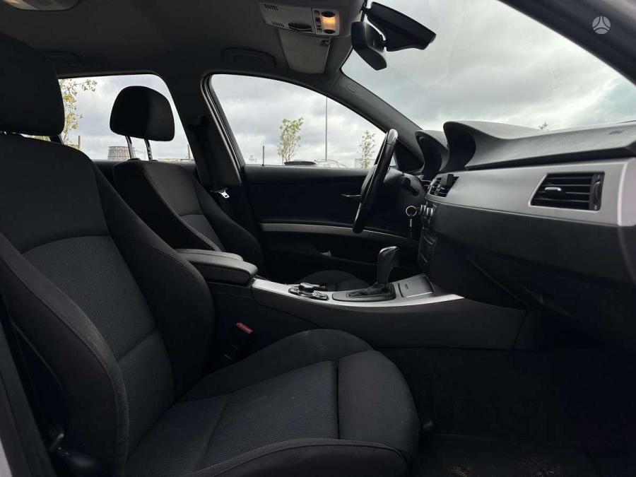 Grey BMW 320 2010 in Vilnius, with an engine capacity of 2.00 L and mileage of 282 thousand km for 3900 €, photo 12 on AUTOMOTO.COM.LV