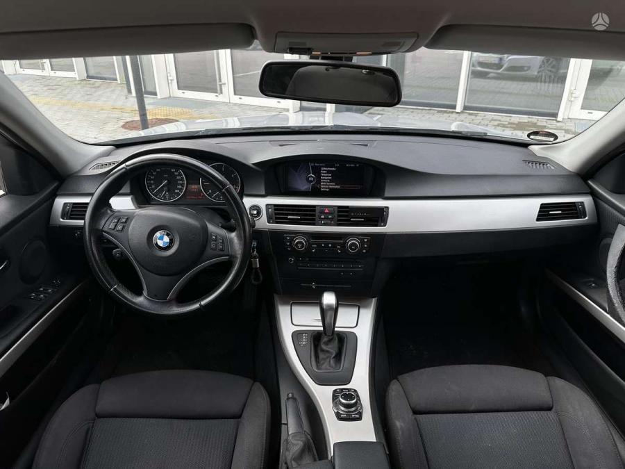 Grey BMW 320 2010 in Vilnius, with an engine capacity of 2.00 L and mileage of 282 thousand km for 3900 €, photo 14 on AUTOMOTO.COM.LV