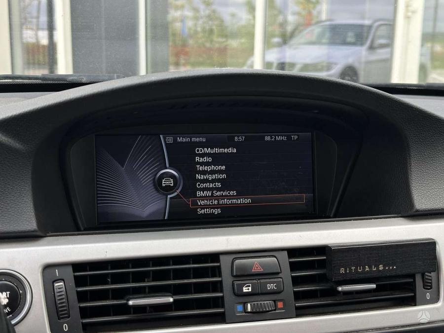 Grey BMW 320 2010 in Vilnius, with an engine capacity of 2.00 L and mileage of 282 thousand km for 3900 €, photo 16 on AUTOMOTO.COM.LV