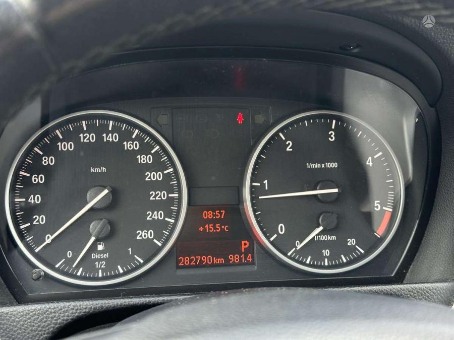 Grey BMW 320 2010 in Vilnius, with an engine capacity of 2.00 L and mileage of 282 thousand km for 3900 €, photo 17 on AUTOMOTO.COM.LV