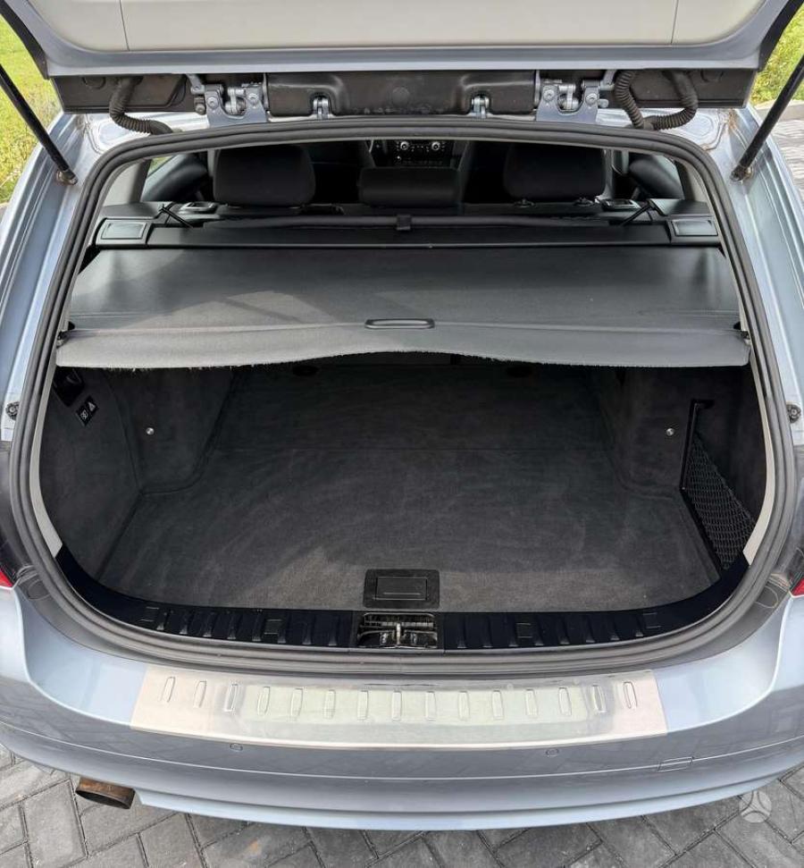 Grey BMW 320 2010 in Vilnius, with an engine capacity of 2.00 L and mileage of 340 thousand km for 4750 €, photo 19 on AUTOMOTO.COM.LV