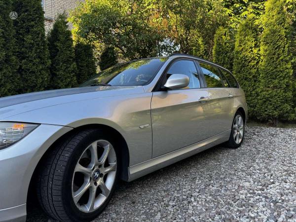 Pelēks BMW 320 2010 Kauņa, ar dzinēja tilpumu 2.00 L un nobraukumu 299 tūkst. km par 3499 €, foto 2 vietnē AUTOMOTO.COM.LV