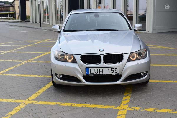 Pelēks BMW 320 2010 Viļņa, ar dzinēja tilpumu 2.00 L un nobraukumu 334 tūkst. km par 4850 €, foto 3 vietnē AUTOMOTO.COM.LV