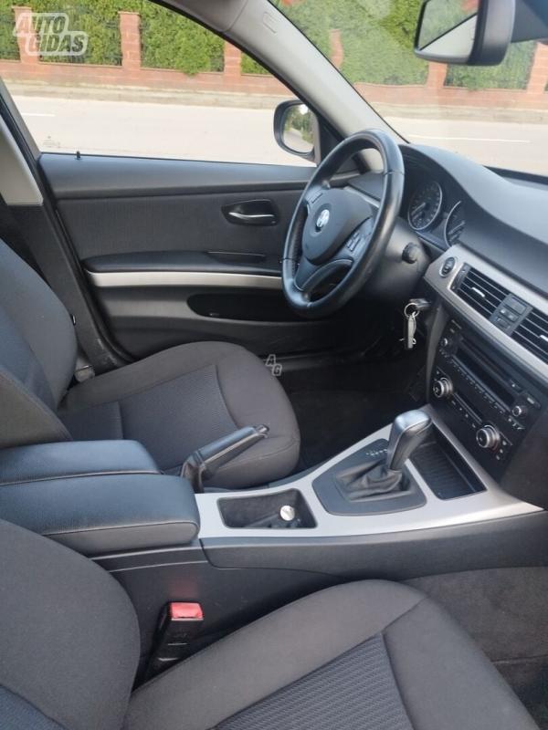 Pelēks BMW 320 2010 Druskininkai, ar dzinēja tilpumu 2.00 L un nobraukumu 262 tūkst. km par 4150 €, foto 10 vietnē AUTOMOTO.COM.LV