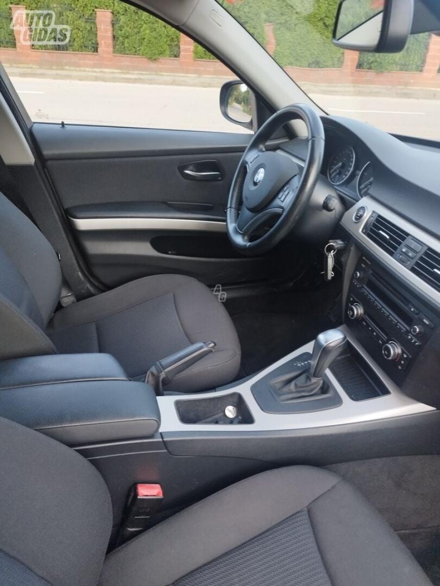 Grey BMW 320 2010 in Druskininkai, with an engine capacity of 2.00 L and mileage of 262 thousand km for 4150 €, photo 10 on AUTOMOTO.COM.LV