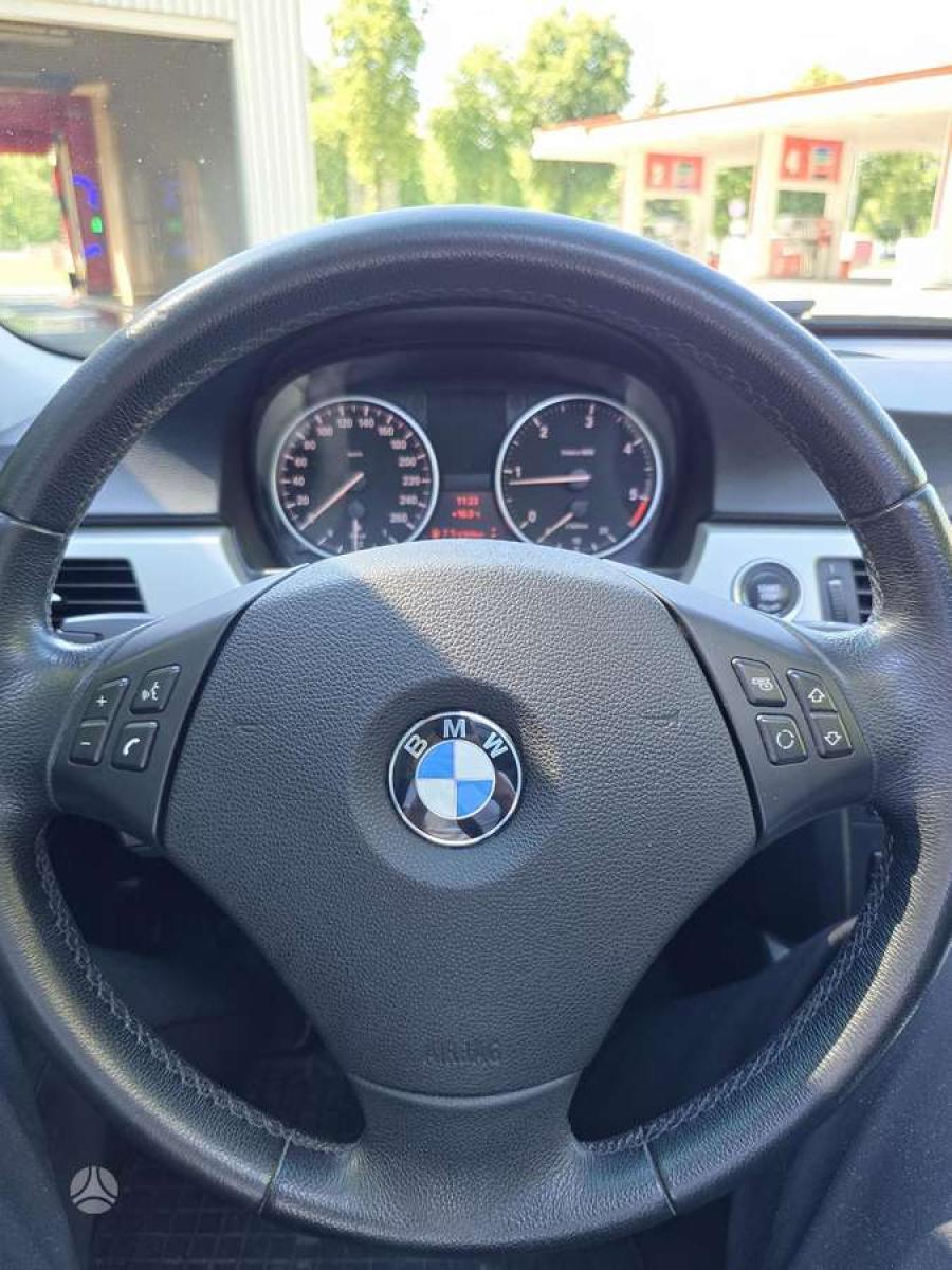 Pelēks BMW 320 2010 Kauņa, ar dzinēja tilpumu 2.00 L un nobraukumu 368 tūkst. km par 3300 €, foto 10 vietnē AUTOMOTO.COM.LV